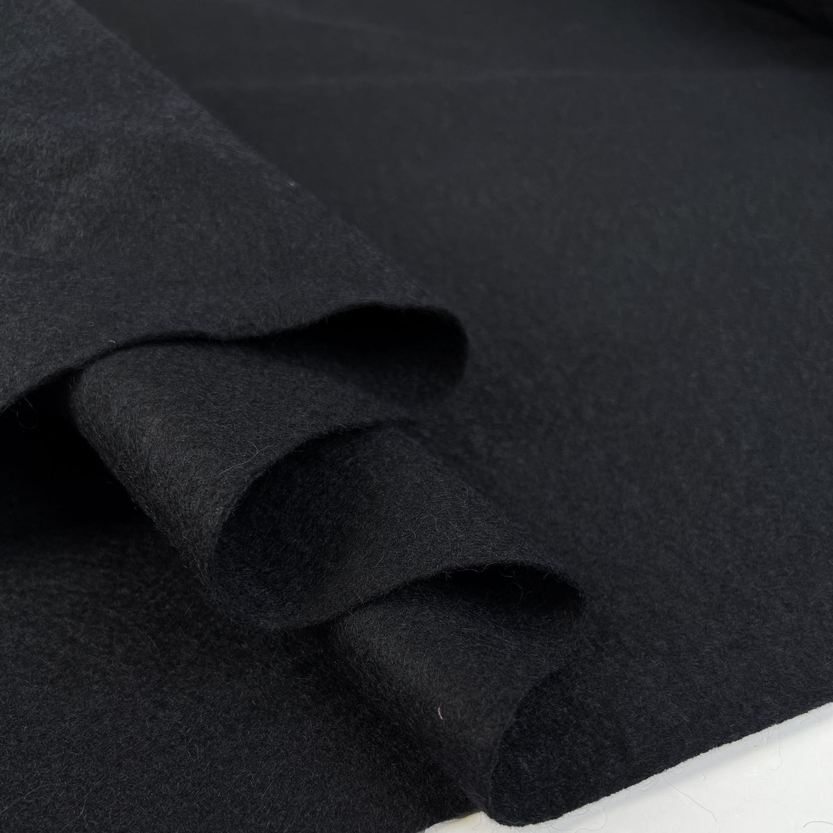 Tailor's Wool Viscose Blend Collar Interfacing | Black – Croft Mill